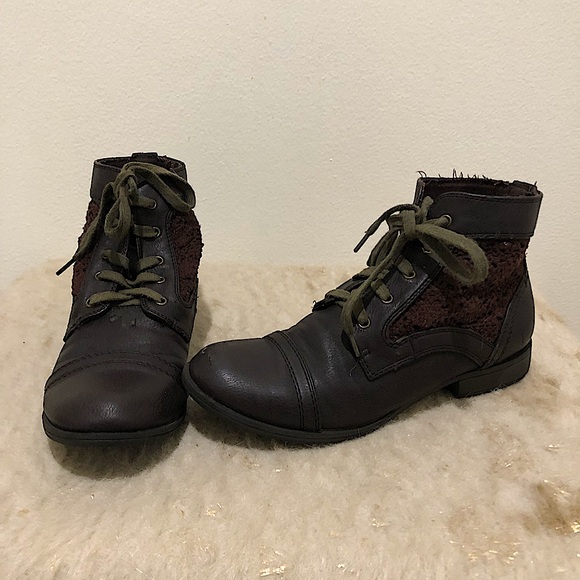 UNIONBAY | Shoes | Unionbay Brown Floral Lace Ankle Boots | Poshmark